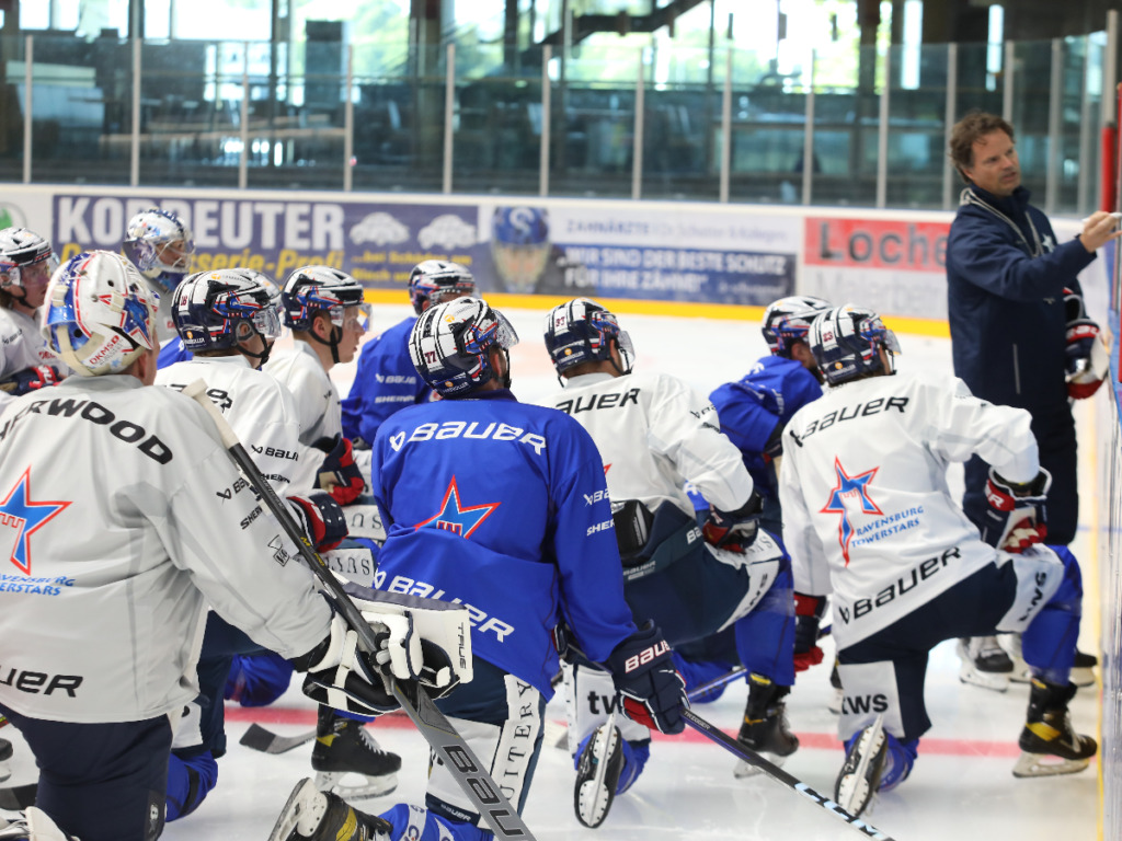 DIE TOWERSTARS STEHEN WIEDER AUF DEM EIS - Towerstars