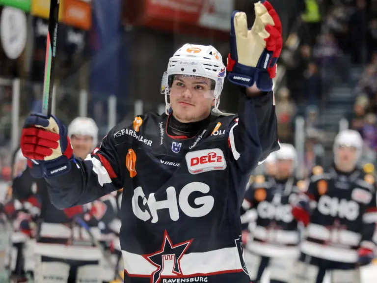 MIT JONAS MÜLLER IST DIE STAMM-DEFENSIVE KOMPLETT - Towerstars